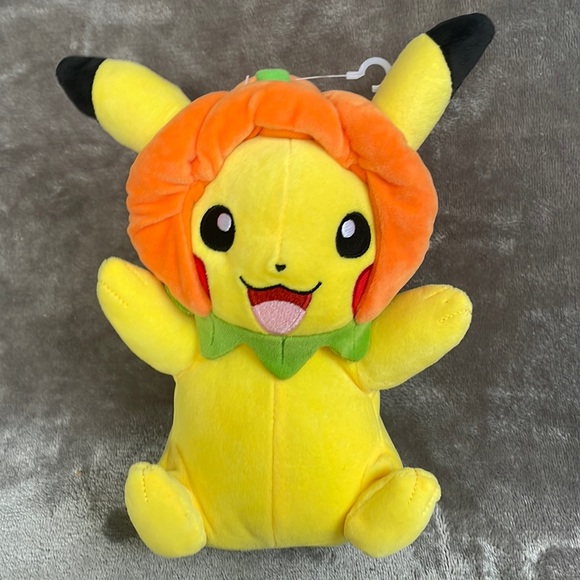 Pokemon | Toys | Pokemon 8 Limited Edition Halloween Pikachu Plush With ...